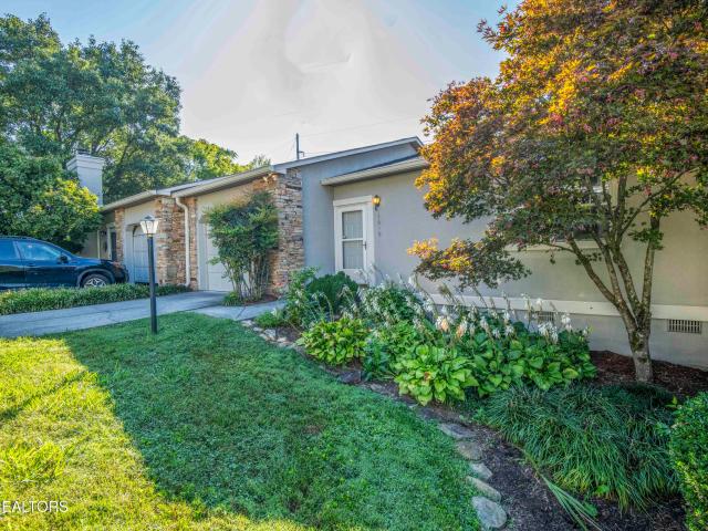 1610 Stone Hedge Drive