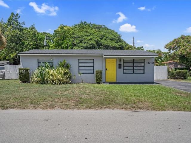 1610 S 24th Ct, Hollywood, FL 33020