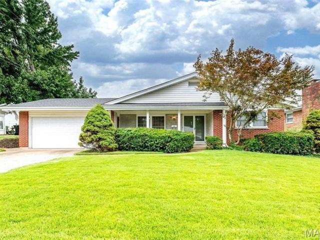 1610 Saint Anthony Ln, Florissant, MO 63033