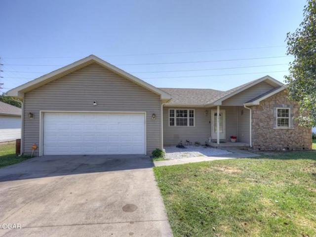 1610 Sophia St, Carthage, MO 64836