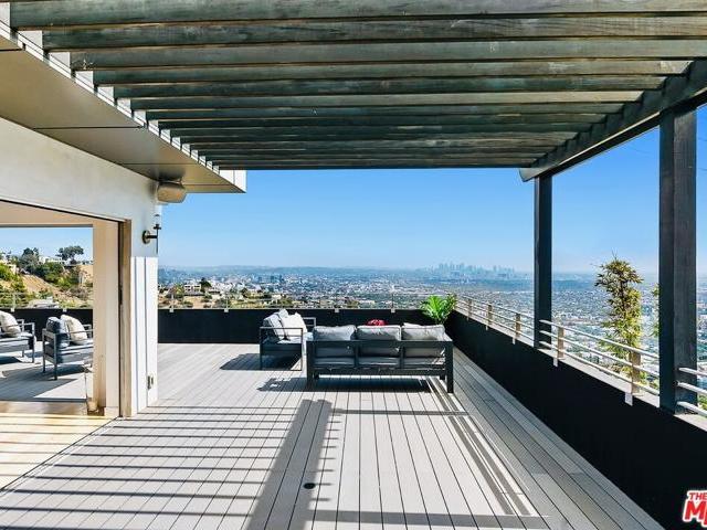 1610 Viewmont Dr, Los Angeles, CA 90069
