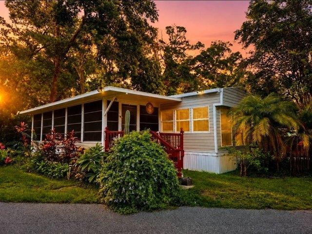 1610 West Bay Dr Lot 117, Largo, FL 33770