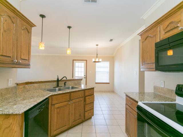 16111/16113 Rolling Meadows Dr