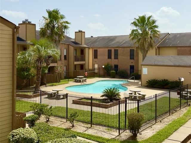 16111 Aspenglen Dr Apt 208, Houston, TX 77084