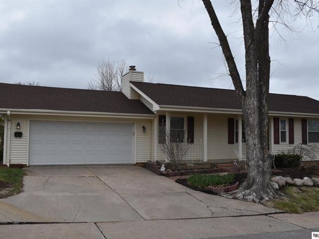 16116 Arbor Ct, Omaha, NE 68130