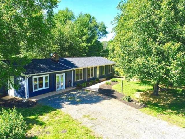 16119 Hampton Rd, Hamilton, VA 20158