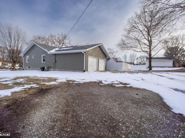 1611 Main Street