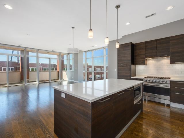 1611 N Hermitage Avenue # 401