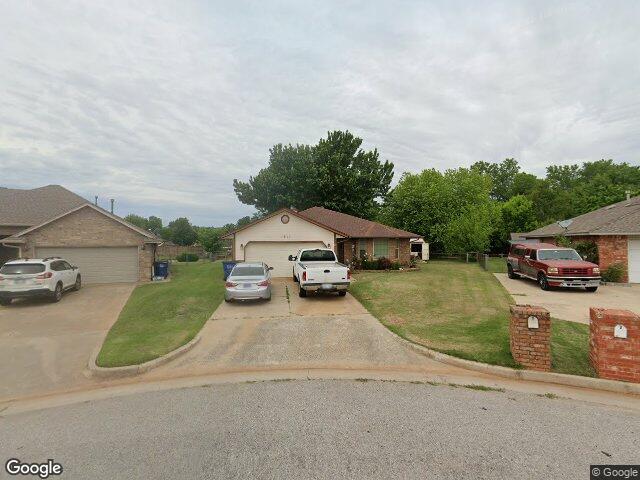 1611 N Orchard Ter, Mustang, OK 73064