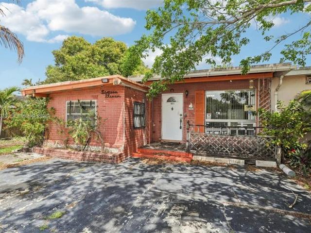 1611 NE 42nd Ct, Pompano Beach, FL 33064