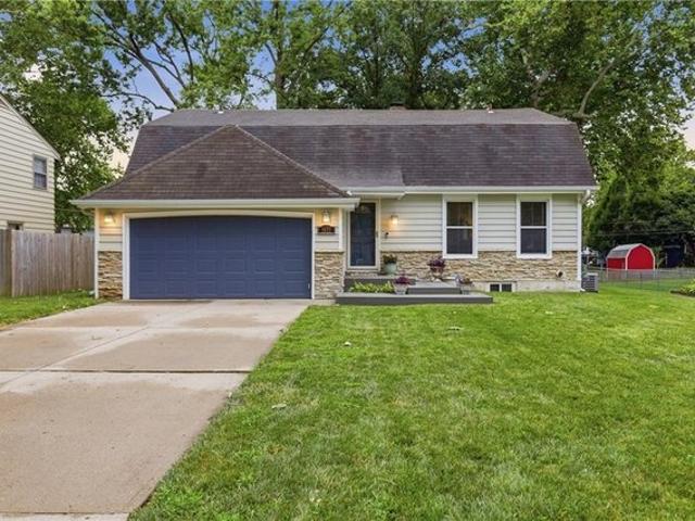 1611 NE 50th St, Kansas City, MO 64118