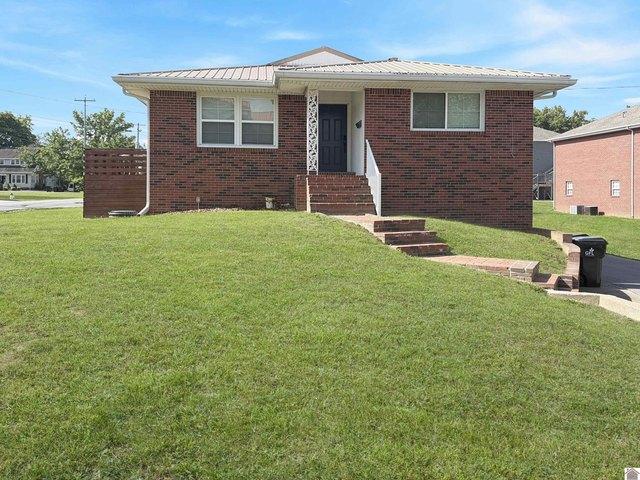 1611 Olive St, Murray, KY 42071