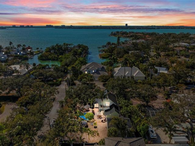 1611 Hyde Park St, Sarasota, FL 34239 | MLS #A4683 | Compass