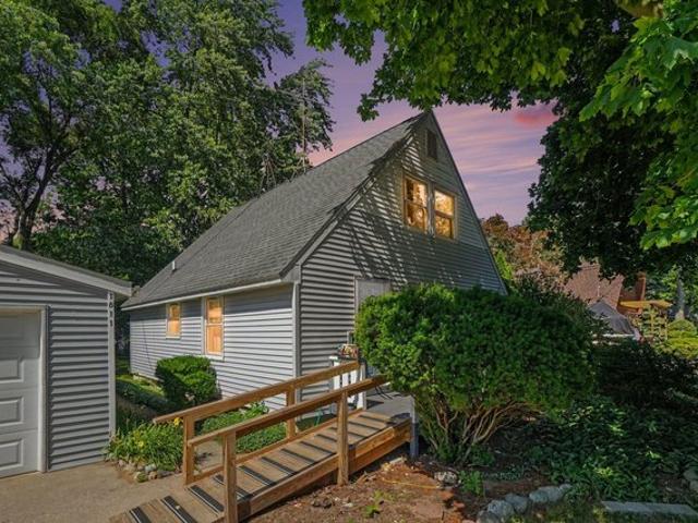 1611 Highland St, Holland, MI 49423