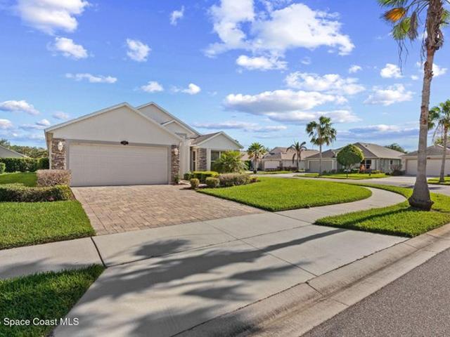 1611 Lago Mar Dr, Melbourne, FL 32940