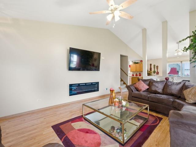 1611 lake pointe court