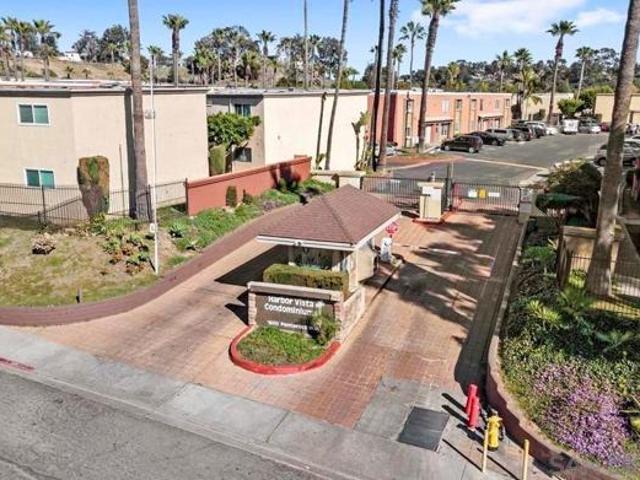 1611 Pentecost Way 4, San Diego, CA 92105