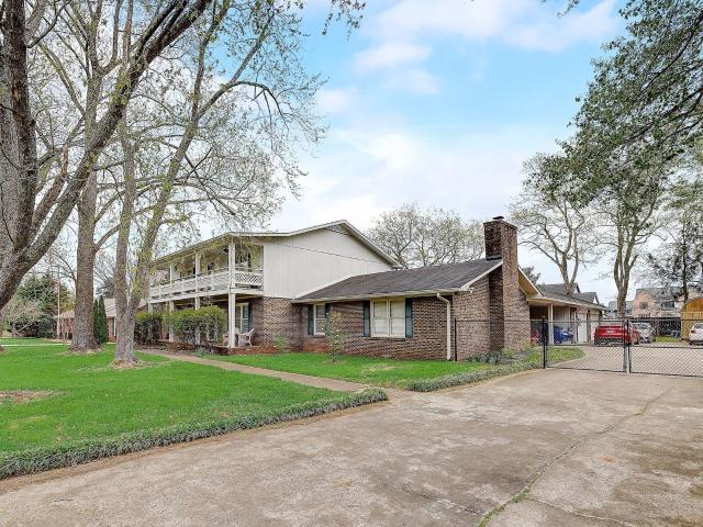 1611 Saltlick Pl