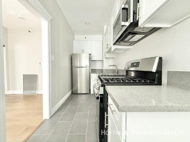 1611 Schrader Blvd Los Angeles, CA 90028