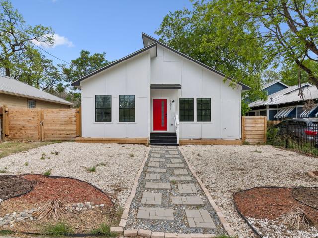 1611 W French Pl, San Antonio, TX 78201 | MLS #1957 | Compass