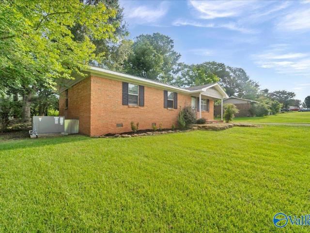 1611 Woodview Drive SW