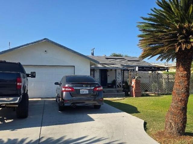 1611 16th Pl, Delano, CA 93215