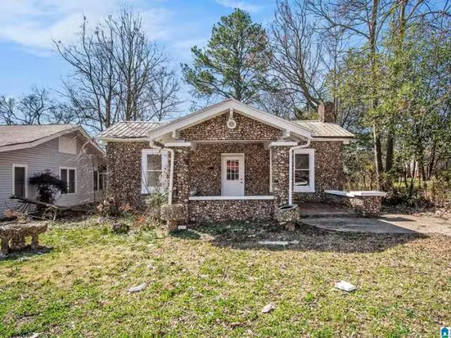 1611 31ST STREET ENSLEY, BIRMINGHAM, AL 35208 Single Family Re.