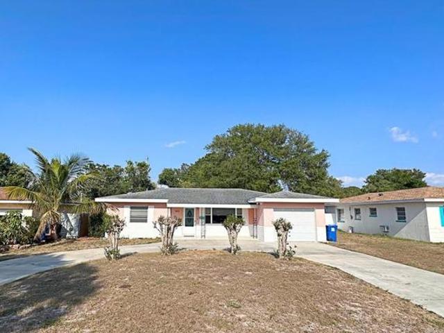 1611 45th St N, Saint Petersburg, FL 33713