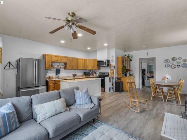 16122 lava dr