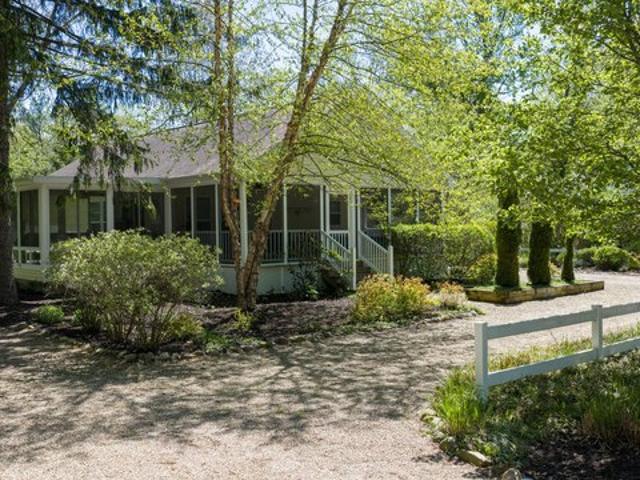 16127 Meadow Dr, Union Pier, MI 49129