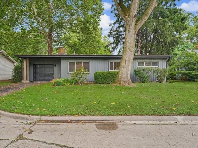 1612 Chevy Chase Dr, Champaign, IL 61821