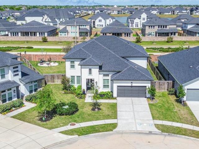 1612 Dayton Ridge Cir, Friendswood, TX 77546