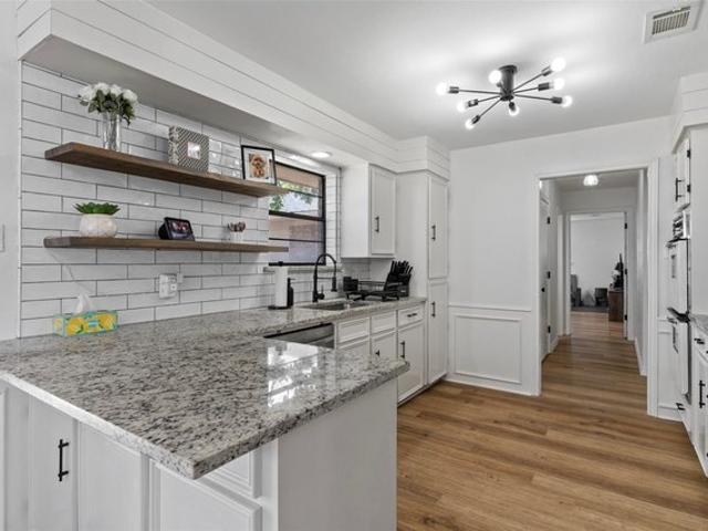 1612 Daywood Ln, Irving, TX 75061