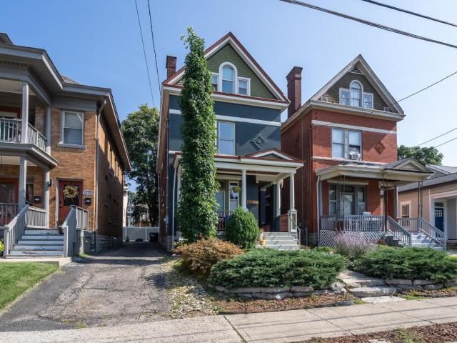 1612 Dexter Avenue