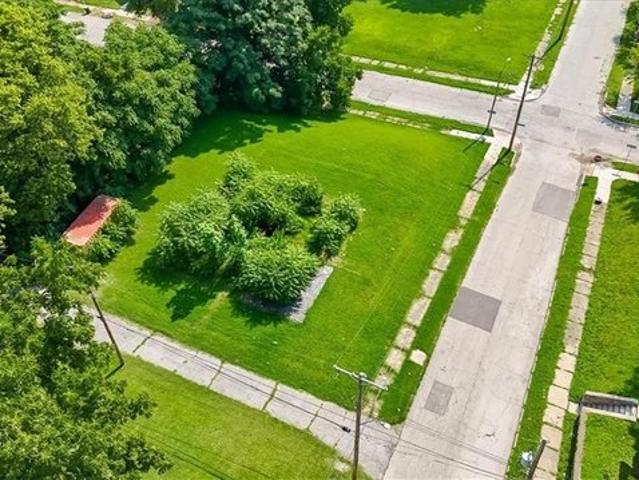 1612 E 30th St, Kansas City, MO 64109