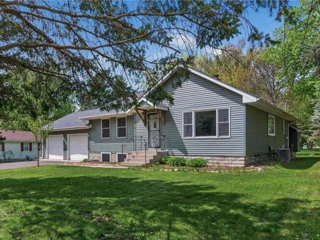 1612 Goodview Ave N, Oakdale, MN 55128