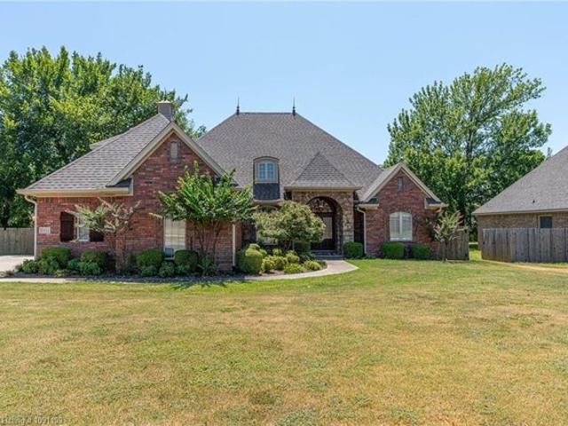 1612 Granite Ln, Fort Smith, AR 72916