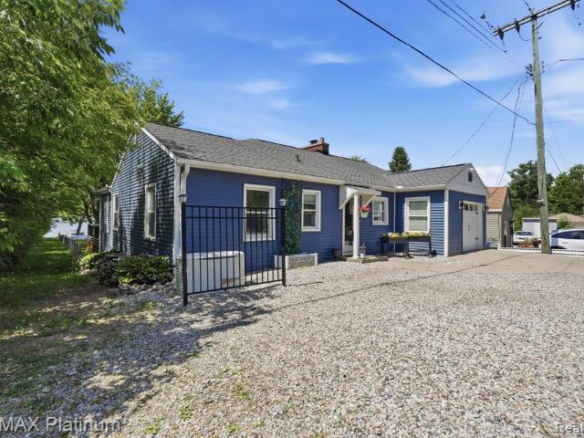 1612 S Hughes Road