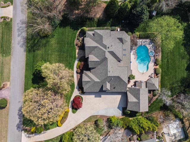 1612 Sharnbrook Court