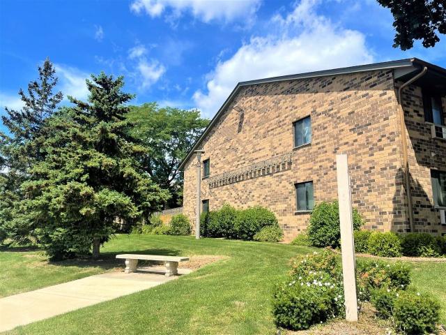 1612 1632 South 76th Street 2 Bedroom Apartment for Rent at 1612 S 76th St, West Allis, WI 53214