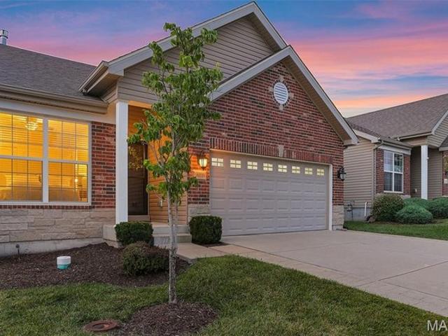 16139 Amber Vista Dr, Ellisville, MO 63021