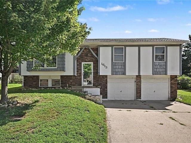 1613 N Glen Ellyn St, Independence, MO 64056