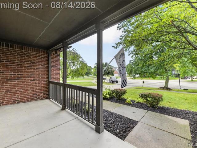 1613 Oak Squire Court