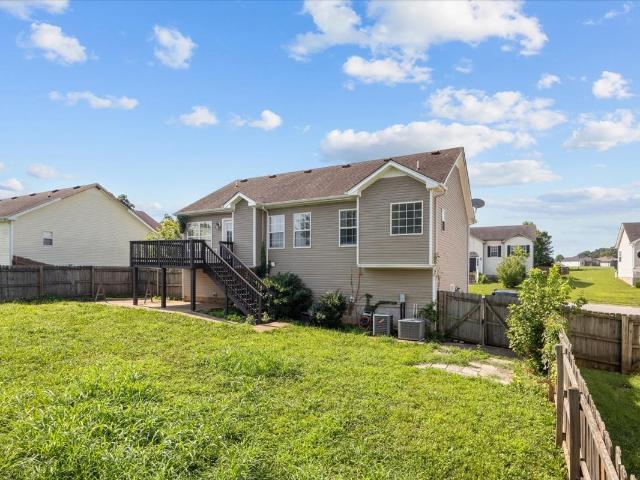 1613 Broad Cir