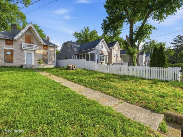 1613 Dewey St