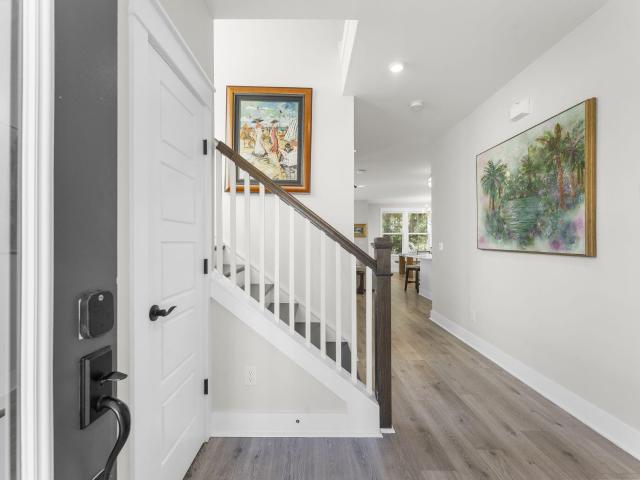 1613 Farmers Way