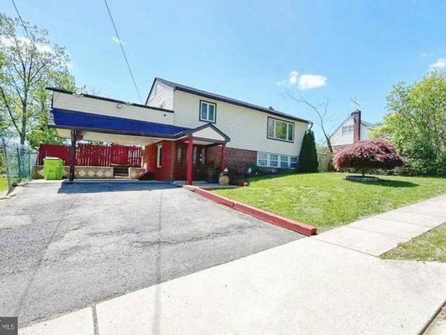 1613 Frances Dr, Woodbridge, VA 22191