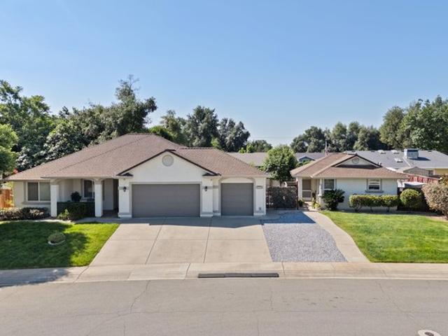 1613 Galaxy Way, Redding, CA 96002