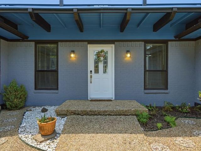 1613 Iroquois Dr, Garland, TX 75043
