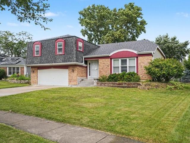 1613 Jasper Dr, Wheaton, IL 60189